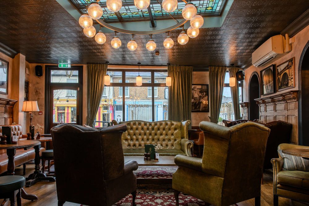 Pub & Restaurant in Kingston | Spring Grove | Young's Pubs