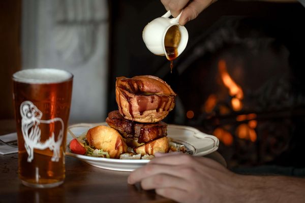 Pub & Restaurant in Kingston | Spring Grove | Young's Pubs